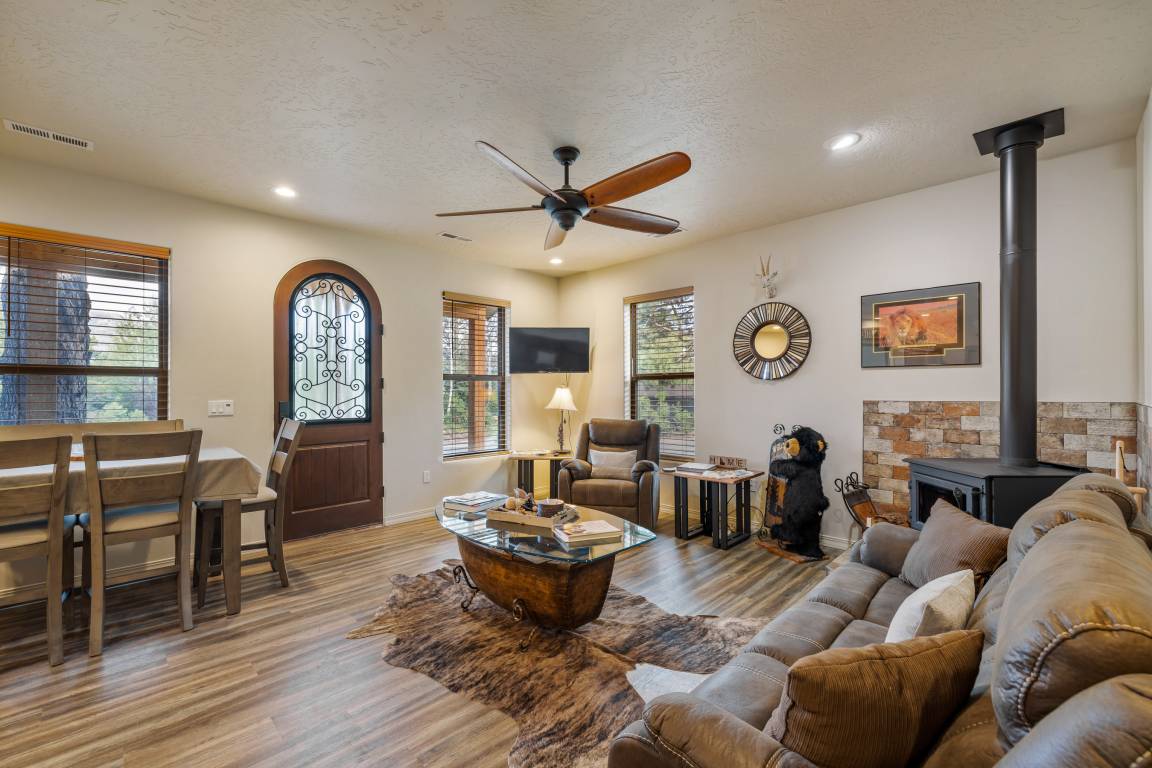 186 M² House ∙ 3 Bedrooms ∙ 8 Guests - Cascade, ID