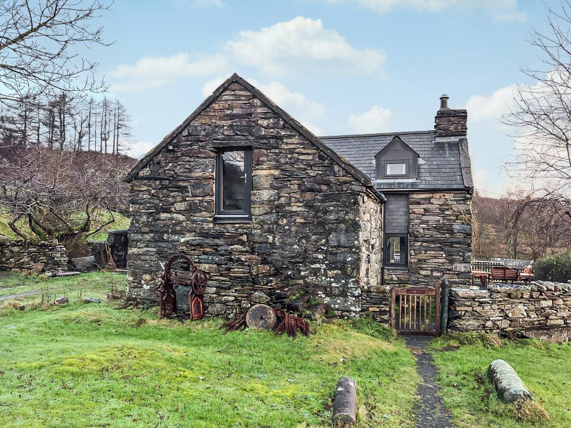 Cottage ∙ 3 Bedrooms ∙ 6 Guests - Beddgelert