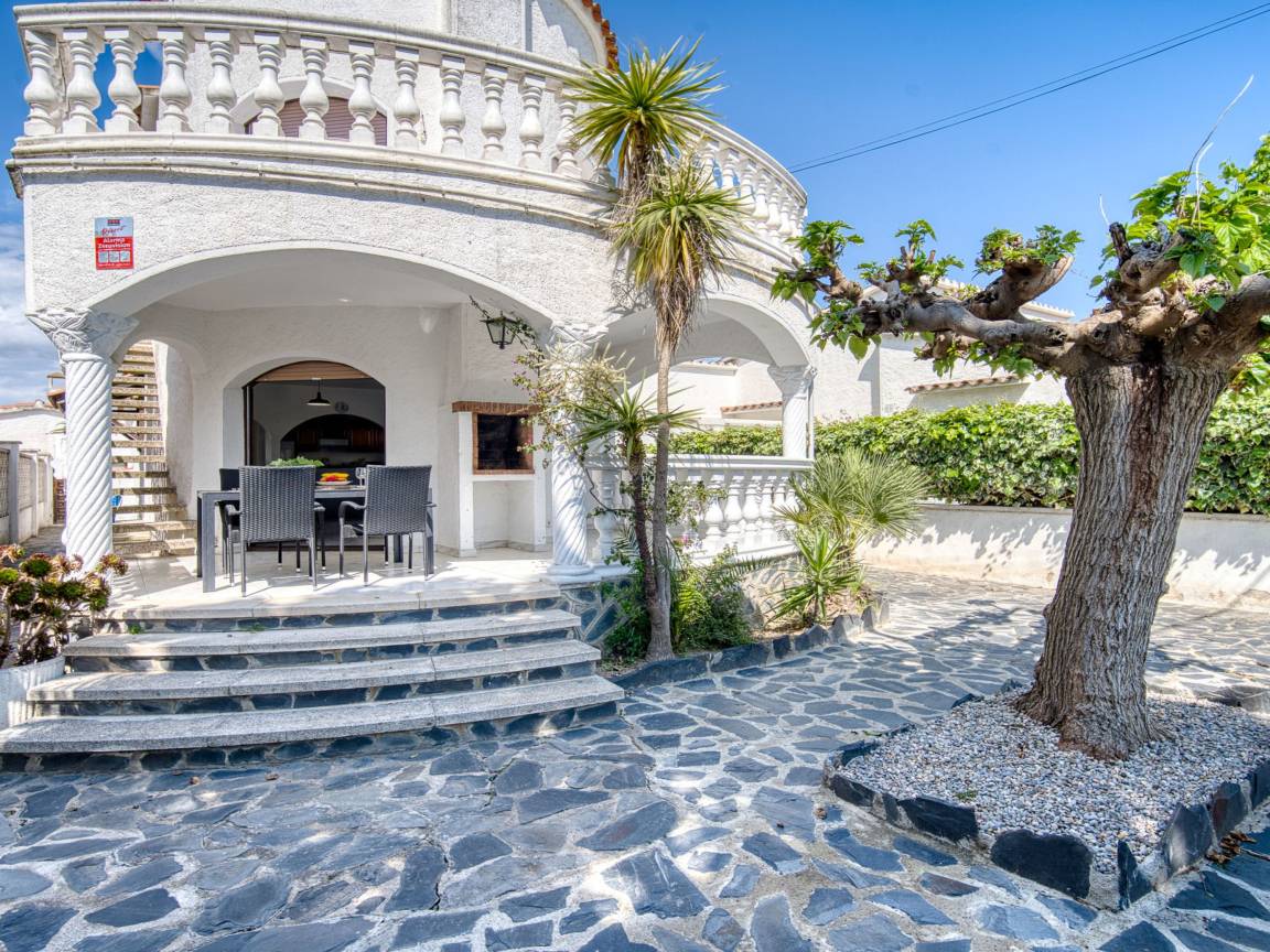 95 M² House ∙ 1 Bedroom ∙ 6 Guests - Empuriabrava