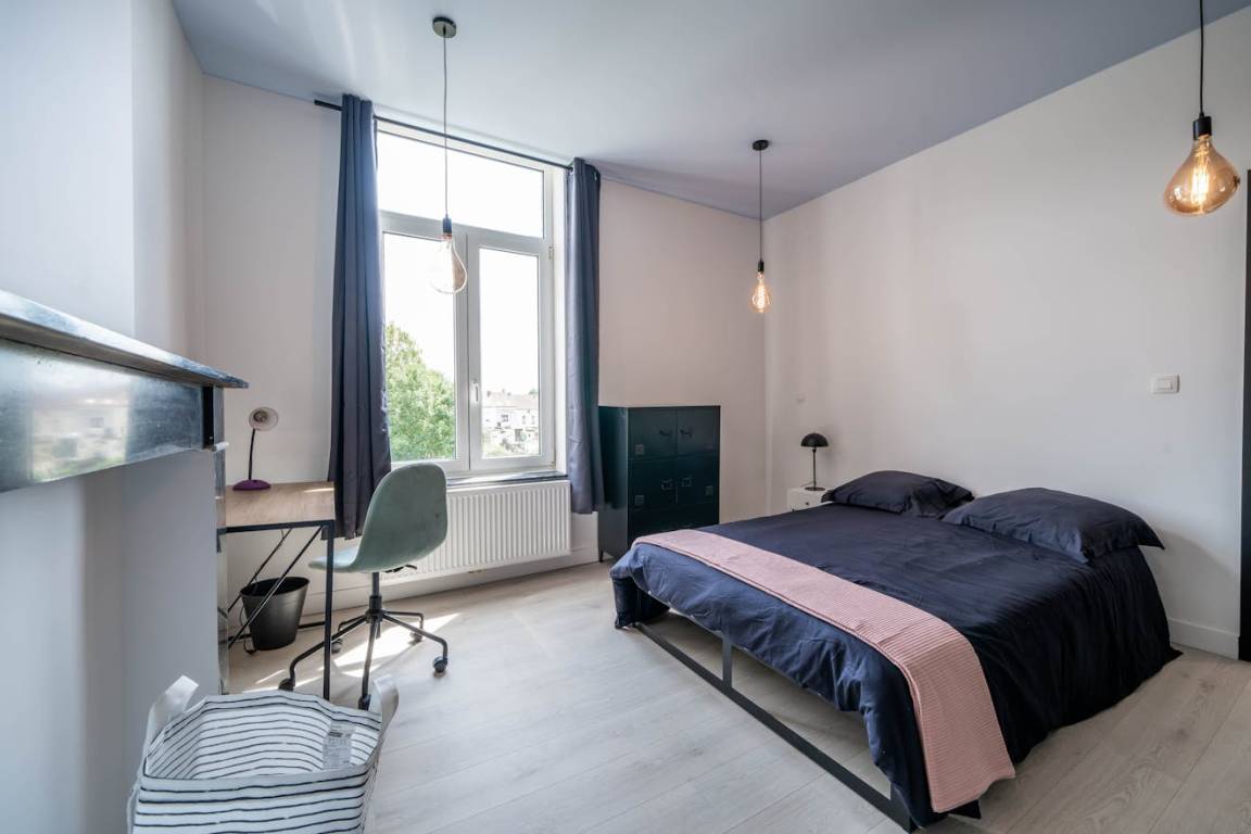 250 M² Privé Kamer ∙ 1 Slaapkamer ∙ 7 Gasten - Charleroi