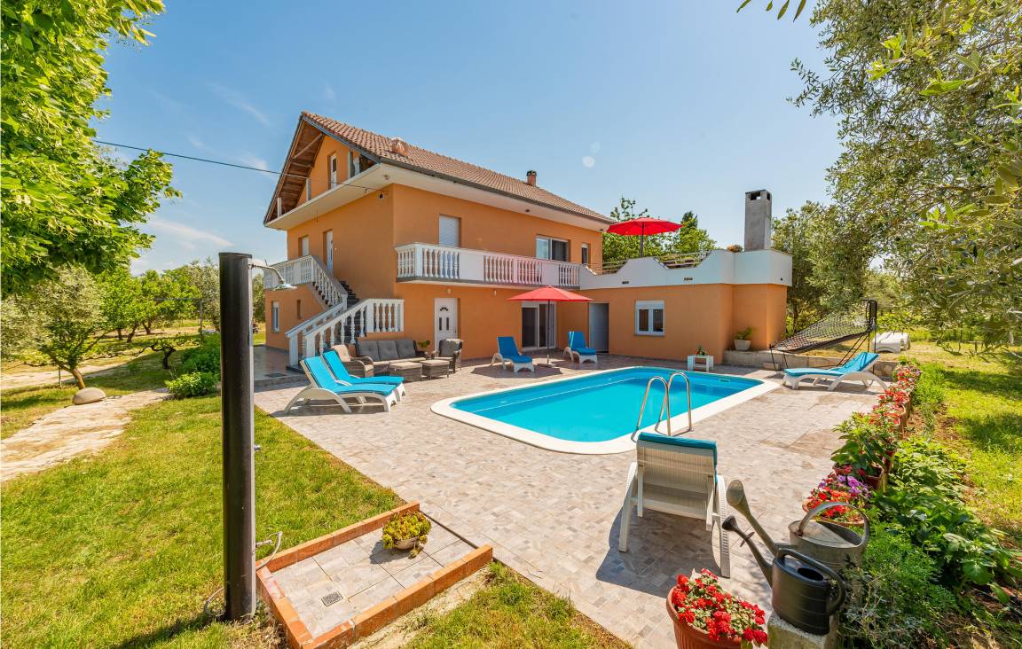 100 M² Apartment ∙ 3 Bedrooms ∙ 6 Guests - Starigrad