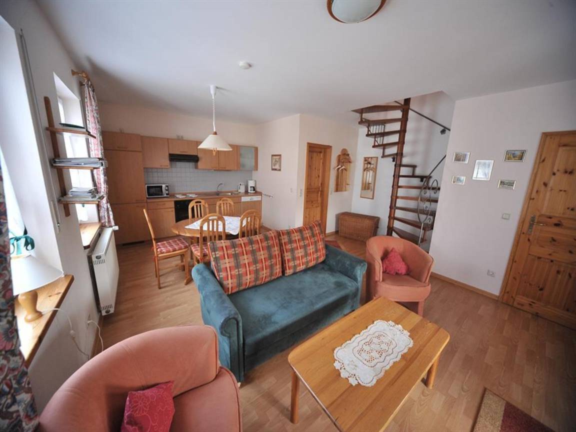 80 M² Ferienwohnung ∙ 2 Schlafzimmer ∙ 4 Gäste - Lieser