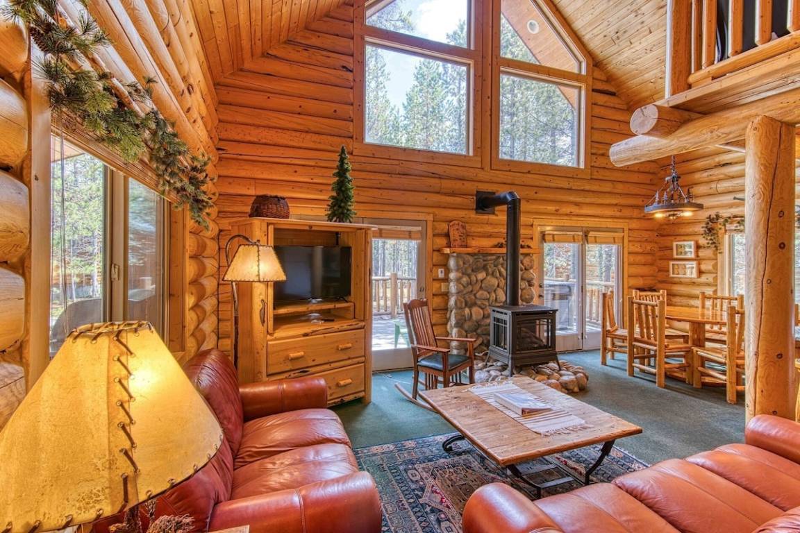 232 M² Cabin ∙ 5 Bedrooms ∙ 15 Guests - Island Park, ID