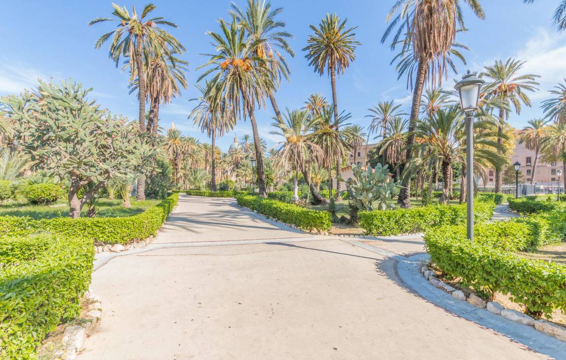 150 M² Apartment ∙ 2 Bedrooms ∙ 6 Guests - Palermo, Italy