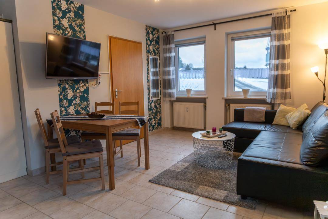 45 M² Ferienwohnung ∙ 2 Schlafzimmer ∙ 6 Gäste - Weißenstadt