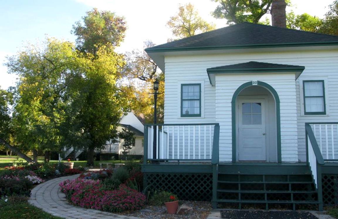 House ∙ 1 Bedroom ∙ 4 Guests - North Dakota