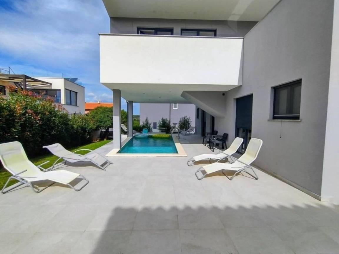 140 M² Ferienhaus ∙ 3 Schlafzimmer ∙ 6 Gäste - Pješčana Uvala