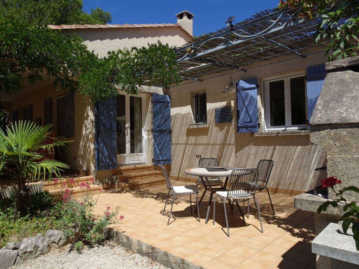 100 M² Maison De Vacances ∙ 2 Chambres ∙ 4 Personnes - Uzès