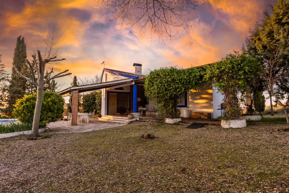 120 M² Finca ∙ 4 Bedrooms ∙ 8 Guests - Mora