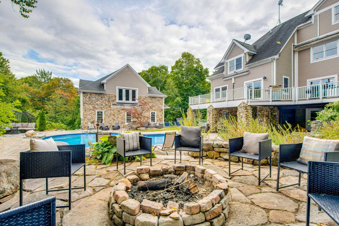 464 M² House ∙ 5 Bedrooms ∙ 22 Guests - Belmont, NH