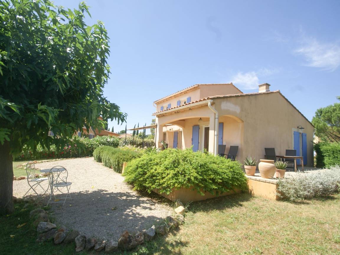 115 M² Villa ∙ 2 Chambres ∙ 4 Personnes - Aups