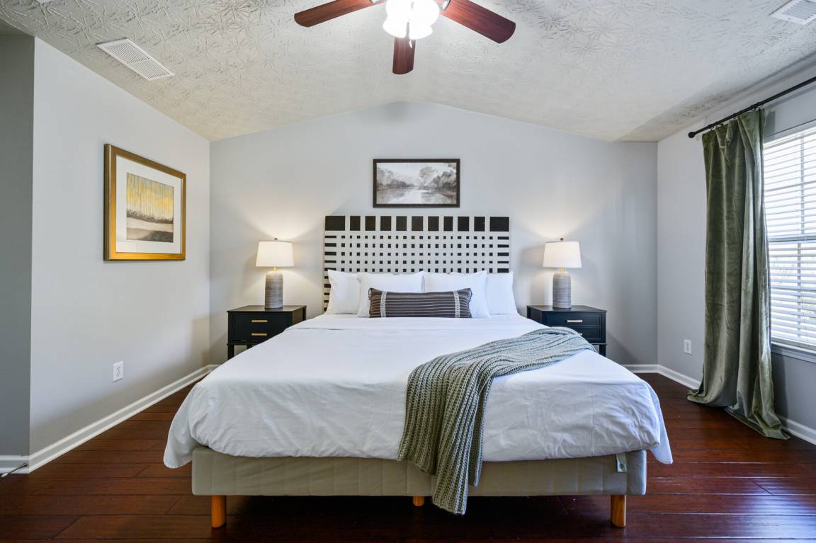142 M² Apartment ∙ 3 Bedrooms ∙ 6 Guests - Canton, GA