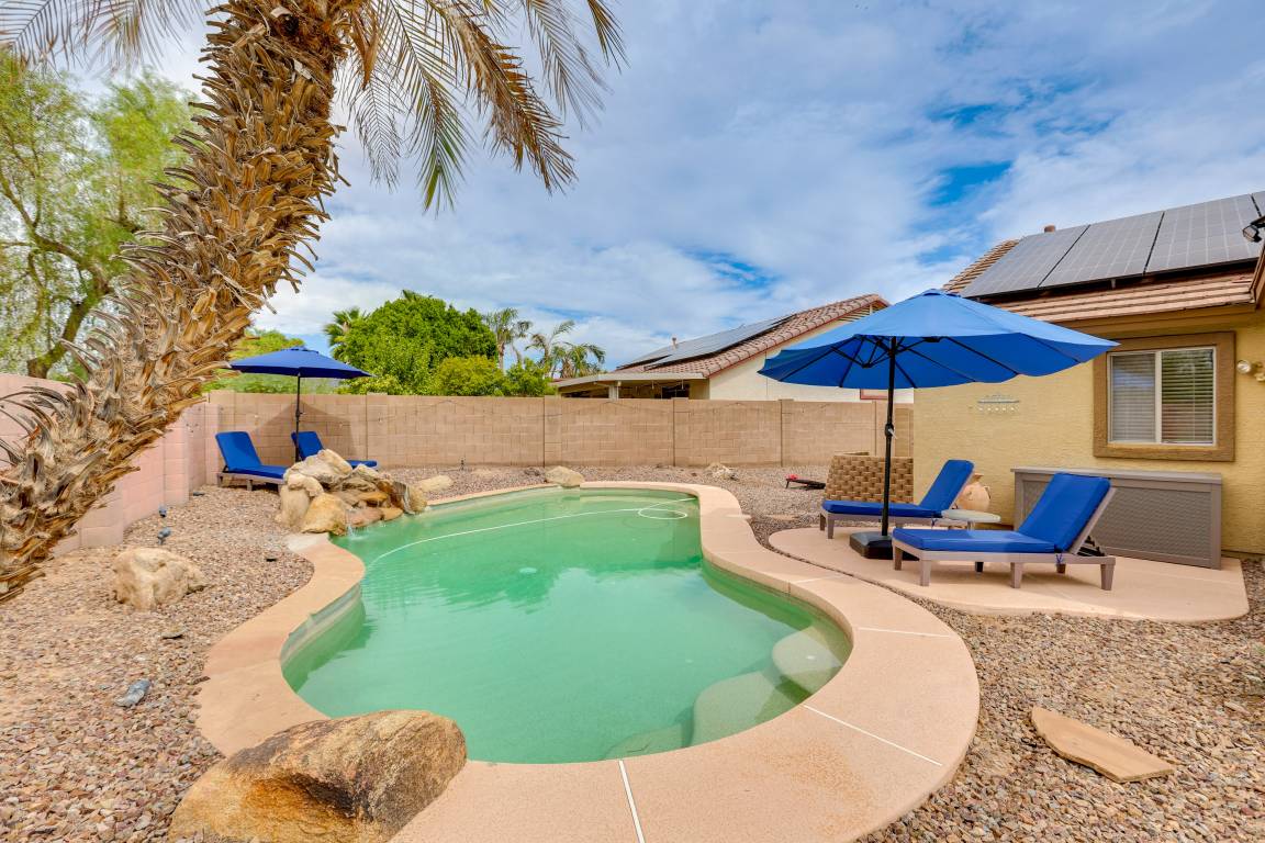 152 M² House ∙ 4 Bedrooms ∙ 8 Guests - Surprise