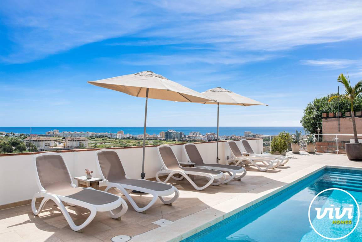 200 M² Villa ∙ 3 Bedrooms ∙ 8 Guests - Mijas