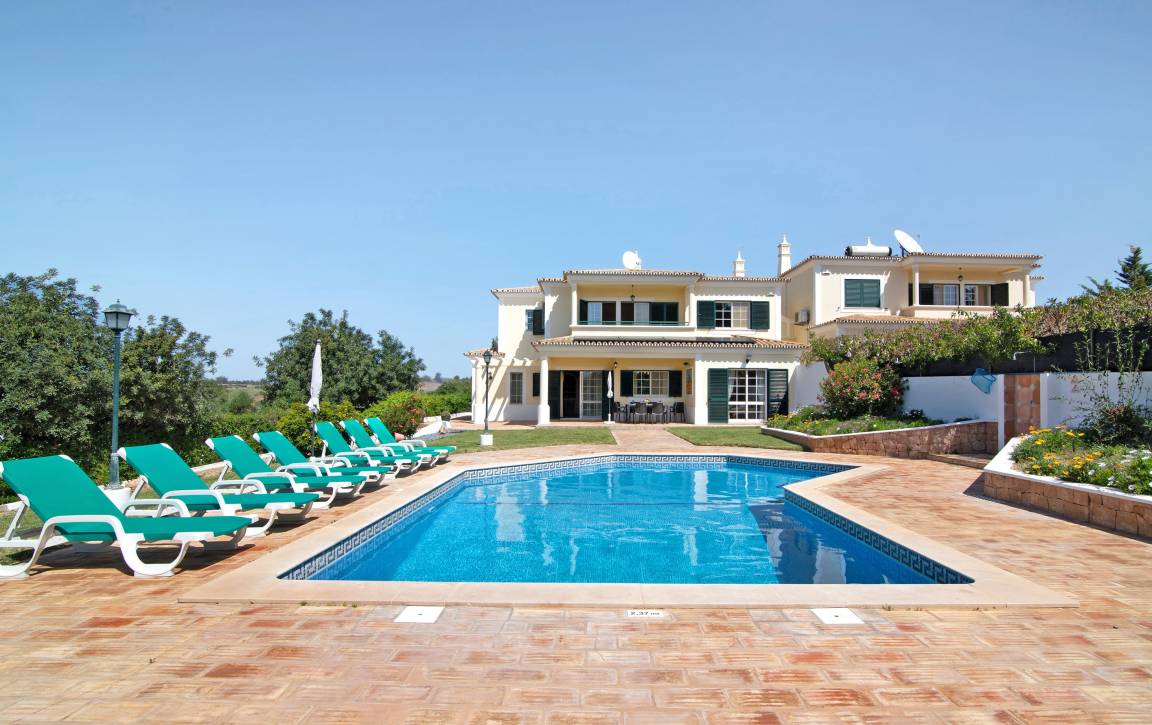 160 M² Villa ∙ 3 Bedrooms ∙ 6 Guests - Guia