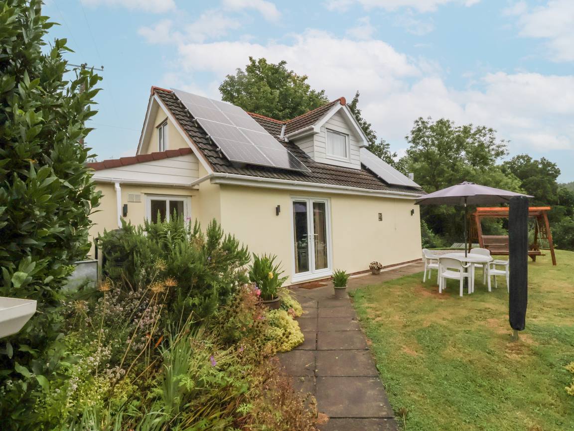 Cottage ∙ 2 Bedrooms ∙ 4 Guests - Bideford