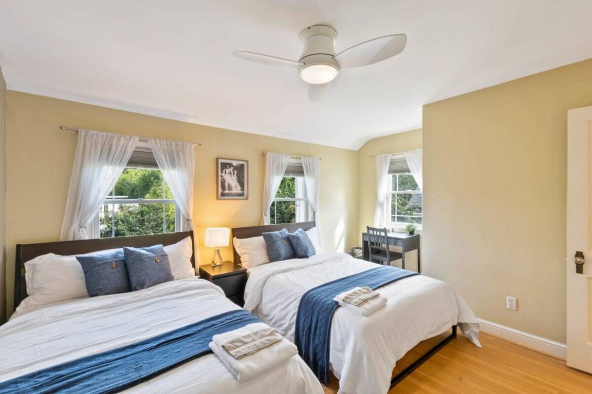 Apartment ∙ 3 Bedrooms ∙ 10 Guests - Alexandria, VA