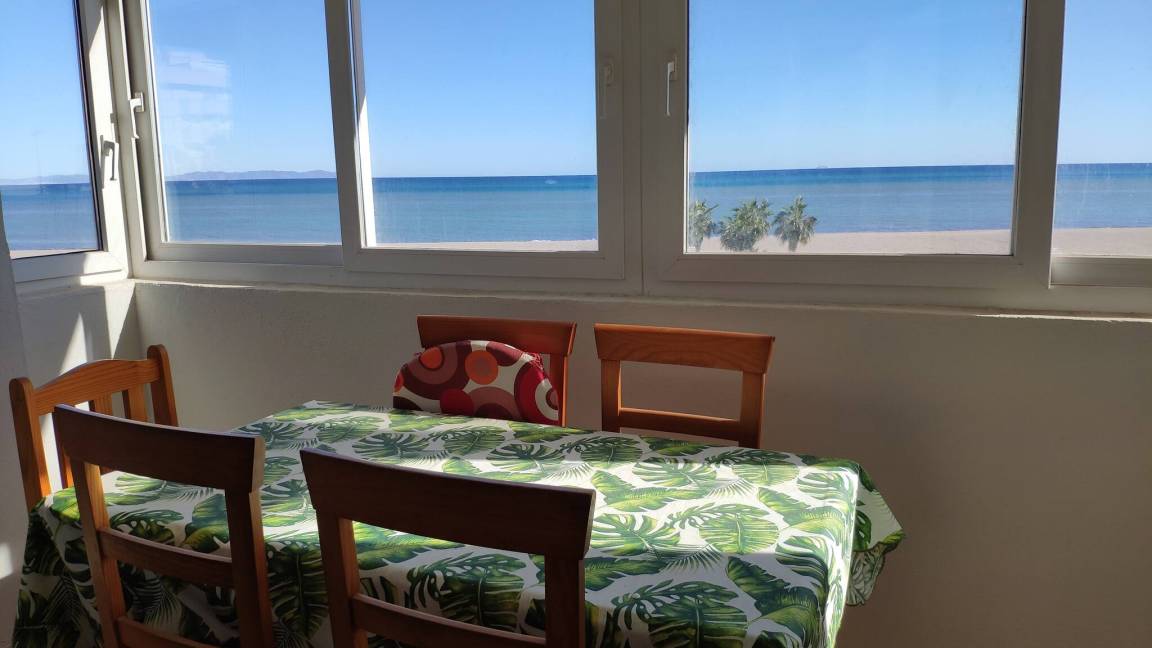 78 M² Apartamento ∙ 2 Habitaciones ∙ 4 Huéspedes - Roquetas de Mar