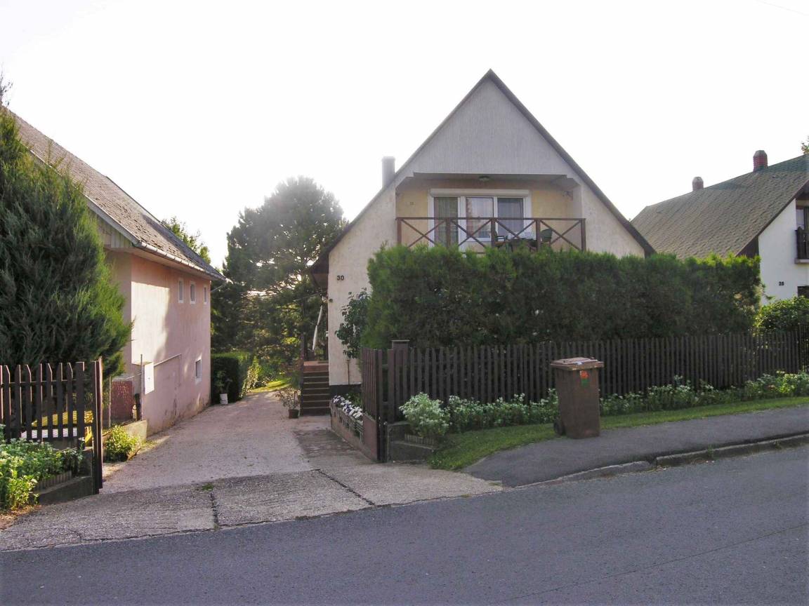 130 M² Ferienhaus ∙ 4 Schlafzimmer ∙ 8 Gäste - Balatonlelle
