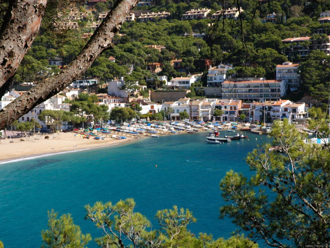 56 M² Apartment ∙ 3 Bedrooms ∙ 5 Guests - Tamariu