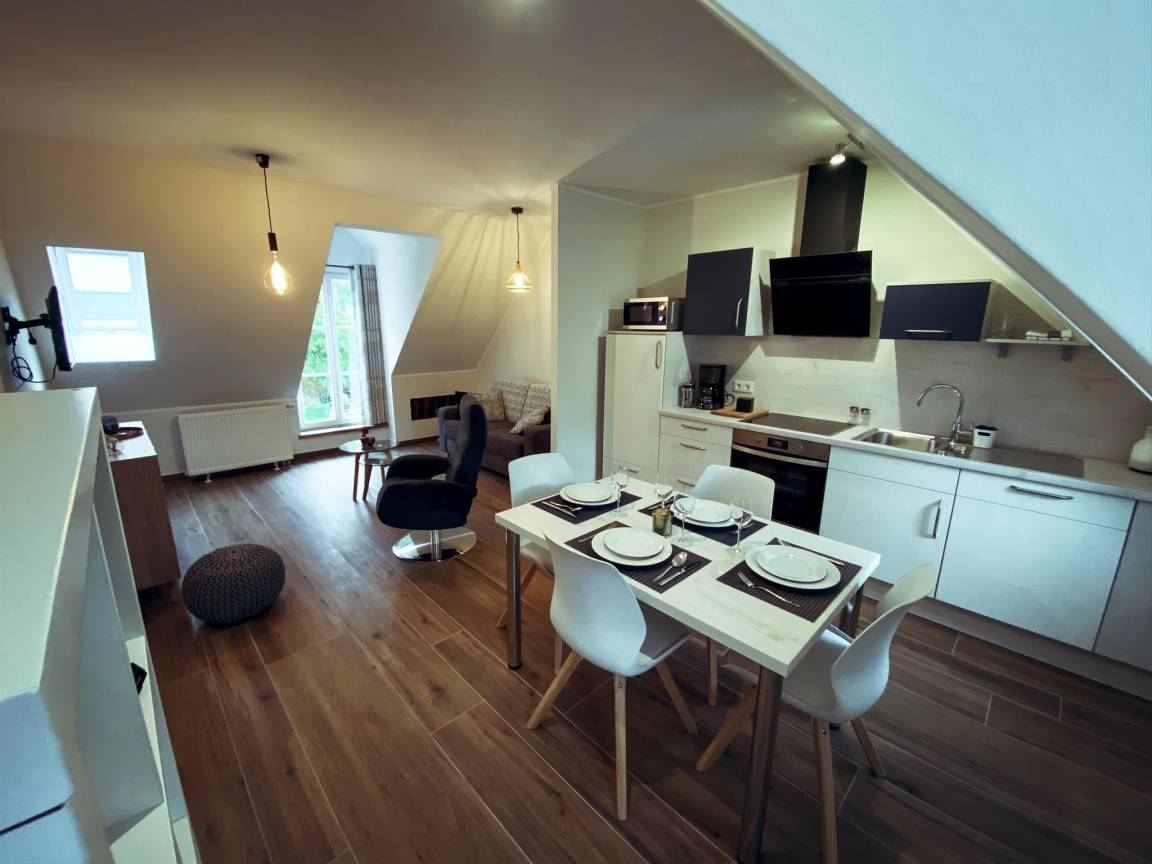 55 M² Ferienwohnung ∙ 1 Schlafzimmer ∙ 3 Gäste - Saarburg