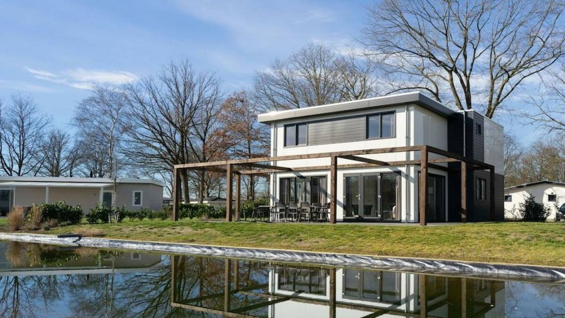 140 M² House ∙ 5 Bedrooms ∙ 10 Guests - Roermond
