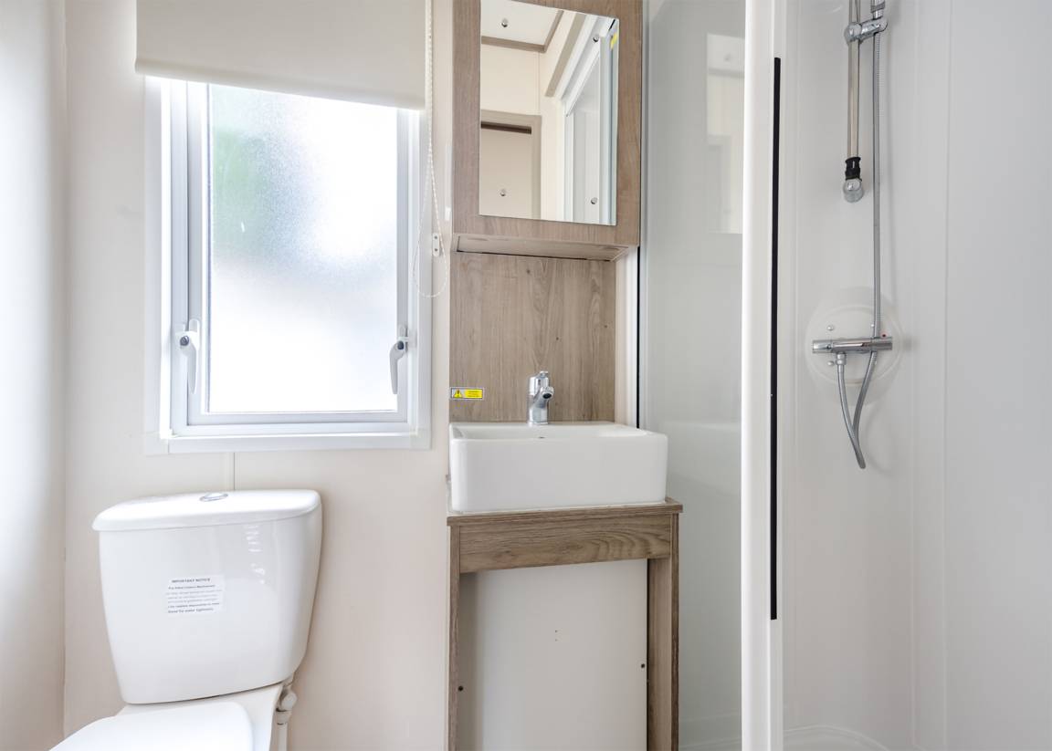 Caravan ∙ 2 Bedrooms ∙ 6 Guests - Wales