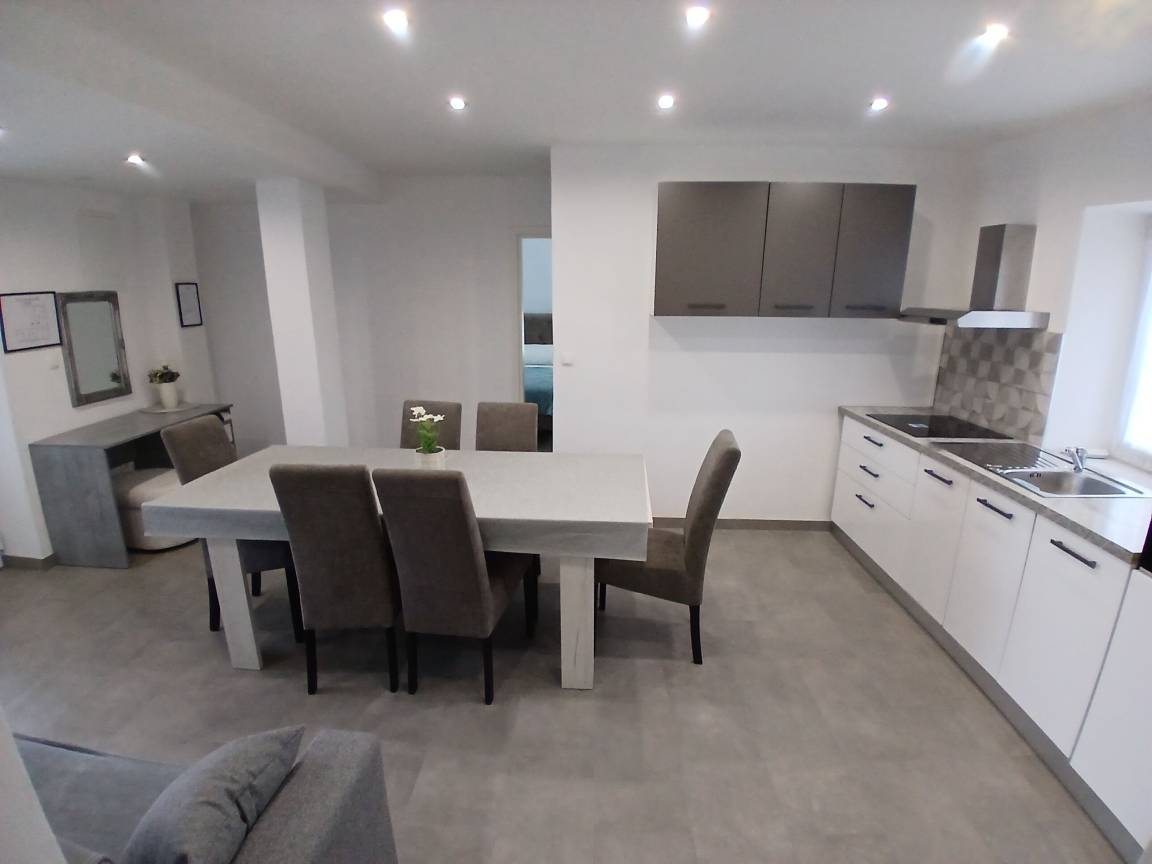 65 M² Apartament ∙ 3 Sypialnie ∙ 6 Gości - Sukošan