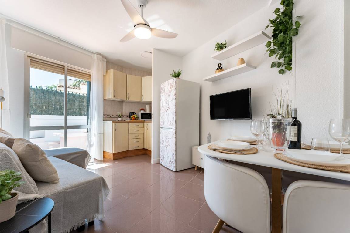 43 M² Apartment ∙ 2 Bedrooms ∙ 4 Guests - Torremolinos