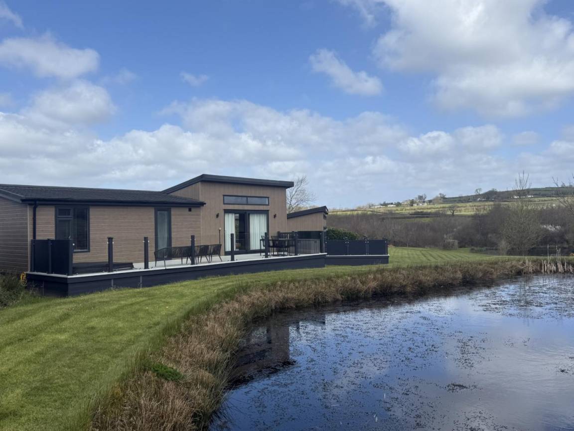 Lodge ∙ 2 Bedrooms ∙ 4 Guests - Wales