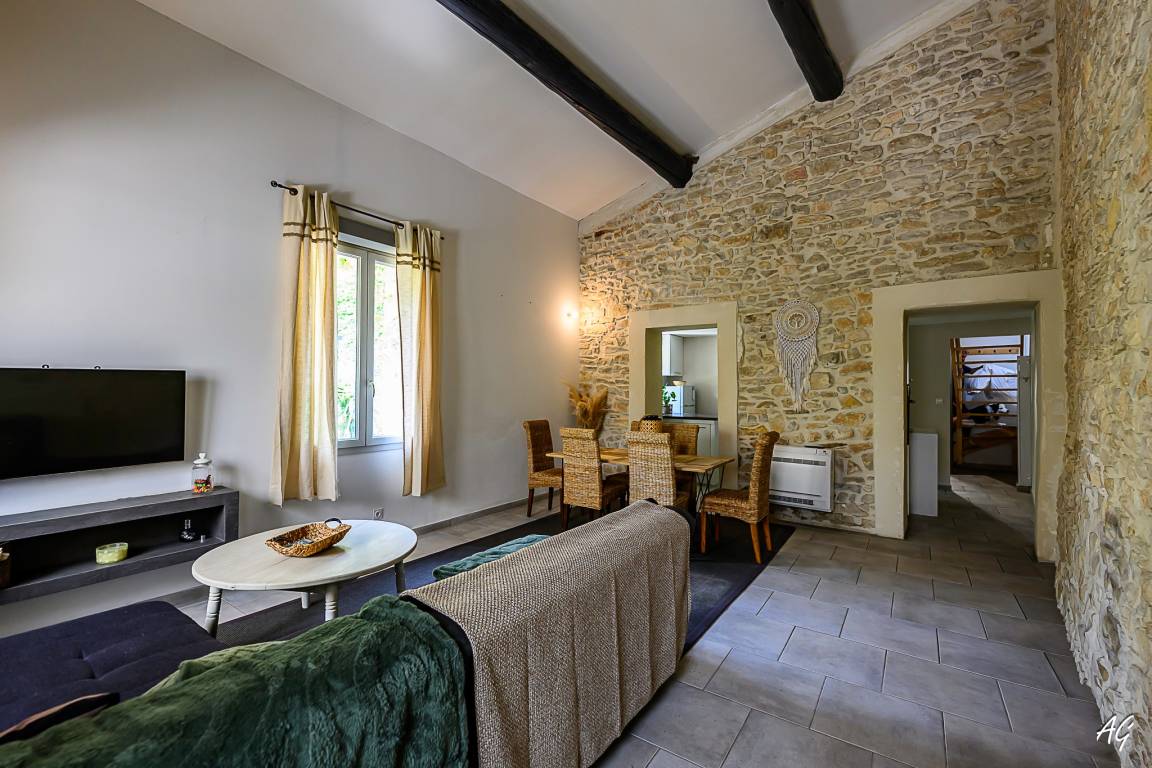 90 M² Maison De Vacances ∙ 3 Chambres ∙ 6 Personnes - Nîmes
