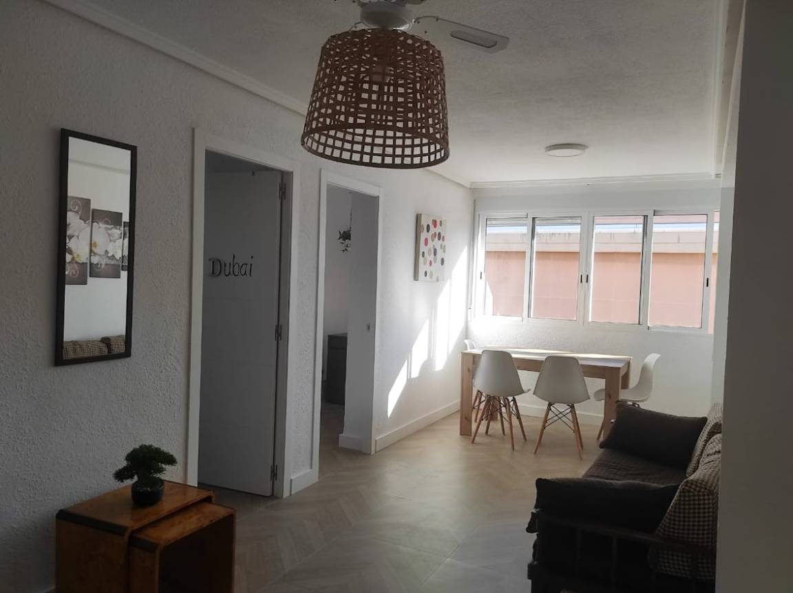 Apartamento ∙ 4 Habitaciones ∙ 4 Huéspedes - Valencia