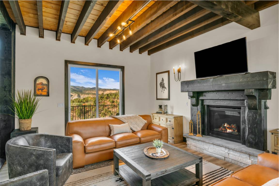 Cabin ∙ 3 Bedrooms ∙ 8 Guests - Orderville, UT