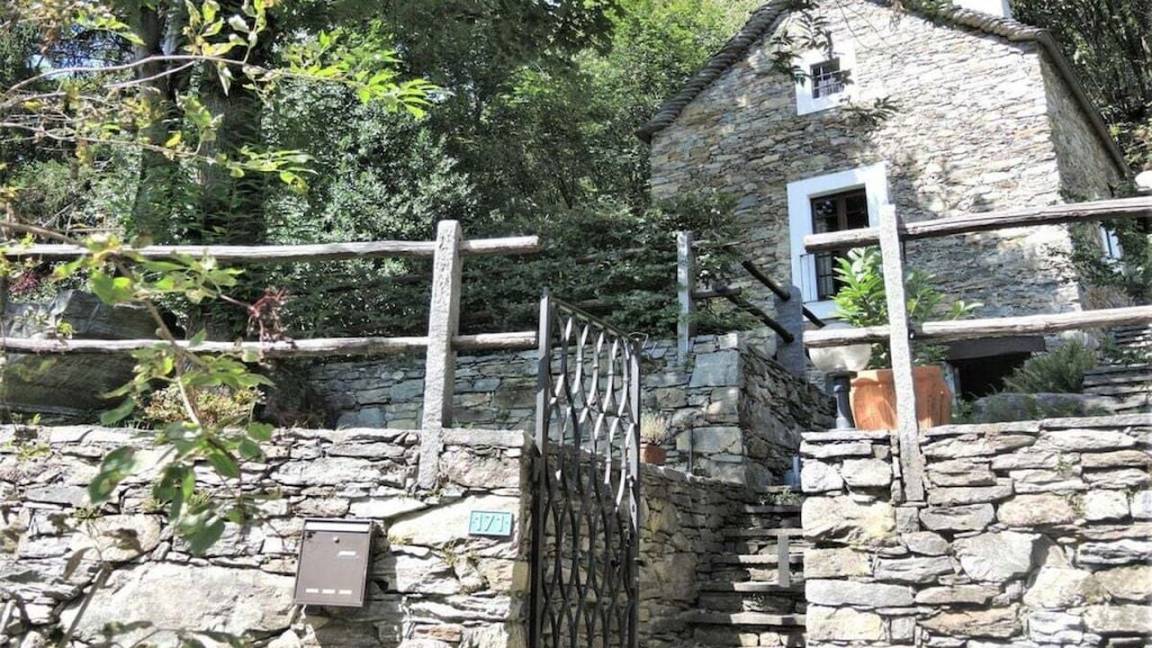 80 M² Ferienhaus ∙ 1 Schlafzimmer ∙ 4 Gäste - Gordola