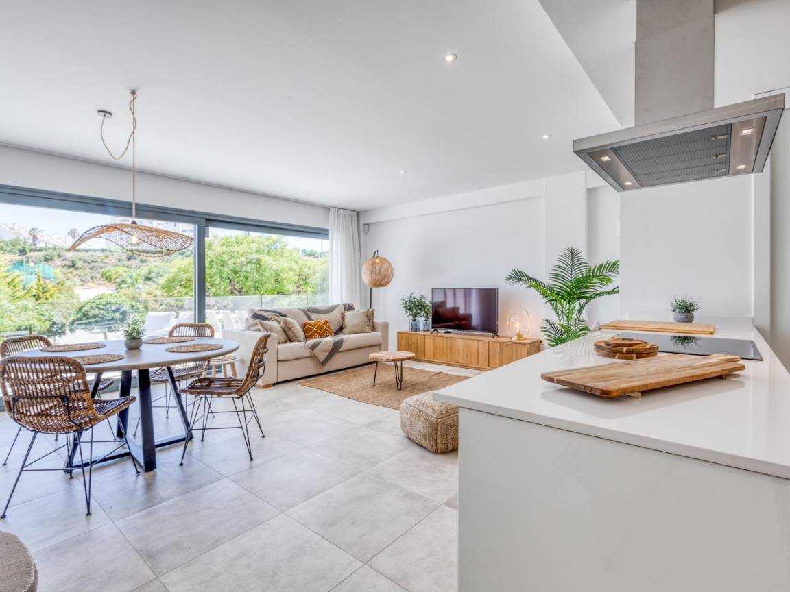 120 M² Apartment ∙ 2 Bedrooms ∙ 5 Guests - Estepona