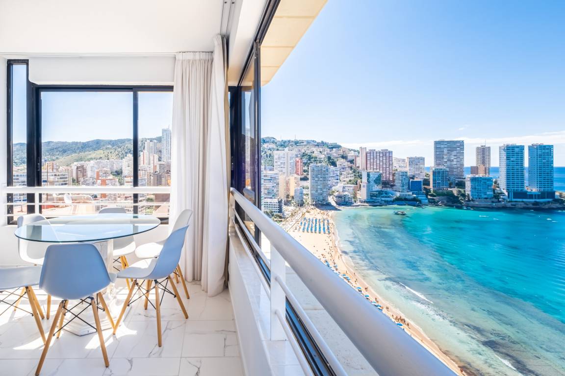 65 M² Apartamento ∙ 2 Habitaciones ∙ 5 Huéspedes - Benidorm