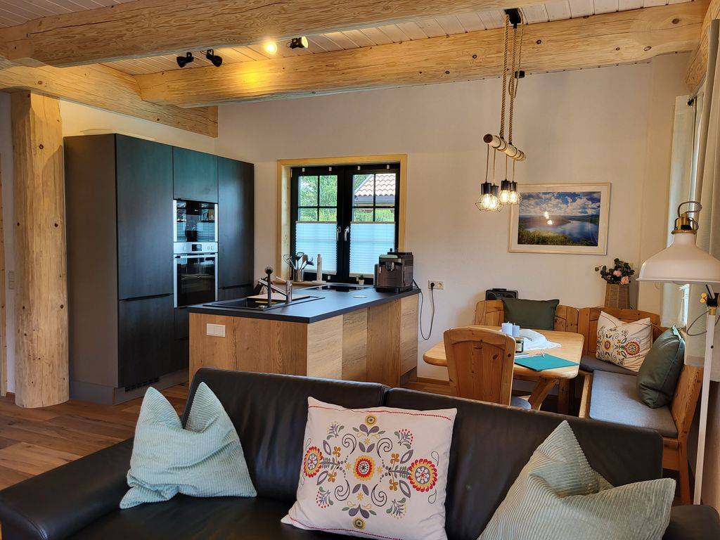 100 M² Ferienhaus ∙ 2 Schlafzimmer ∙ 4 Gäste - Waldeck