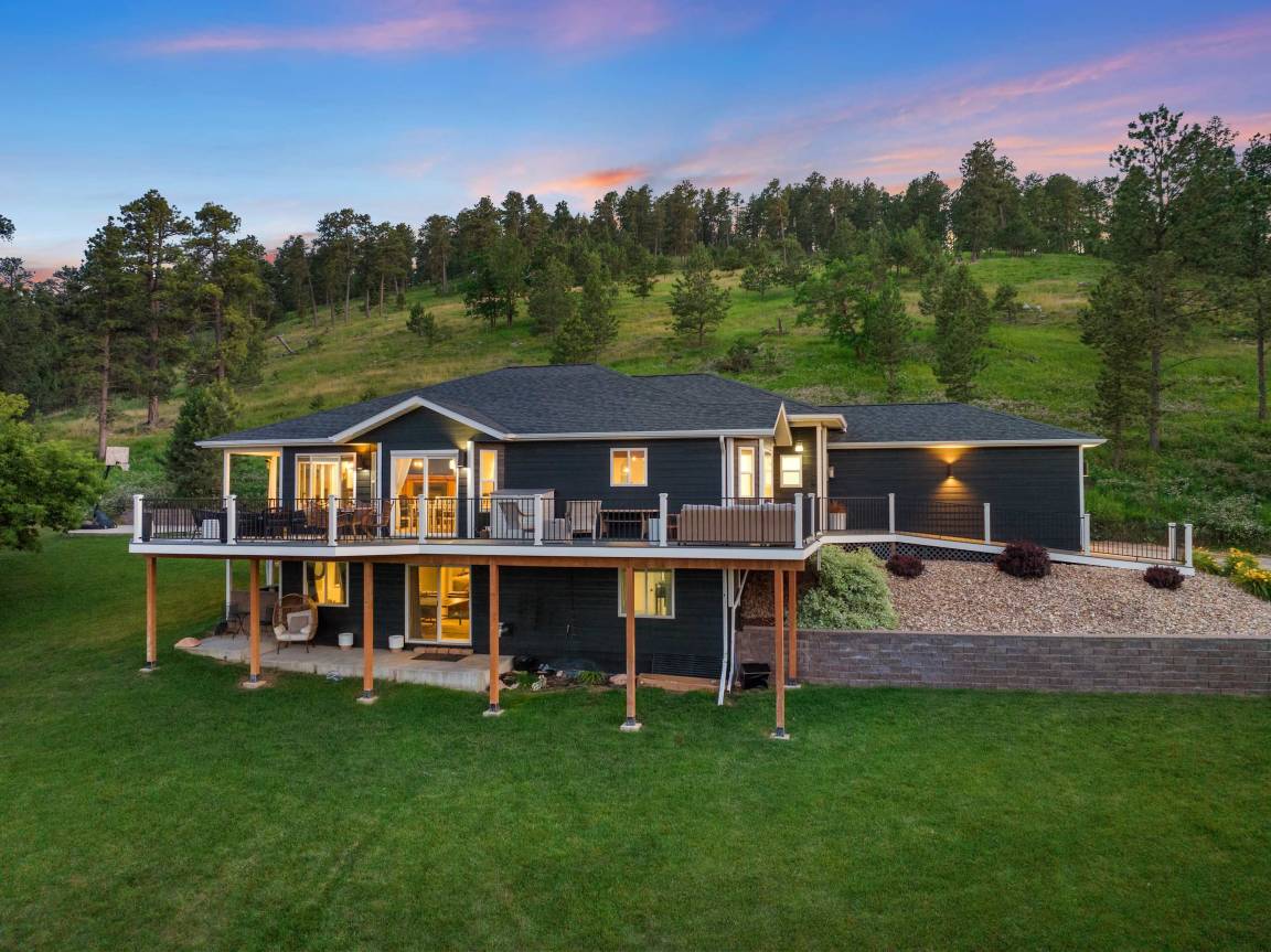 House ∙ 6 Bedrooms ∙ 20 Guests - Spearfish, SD