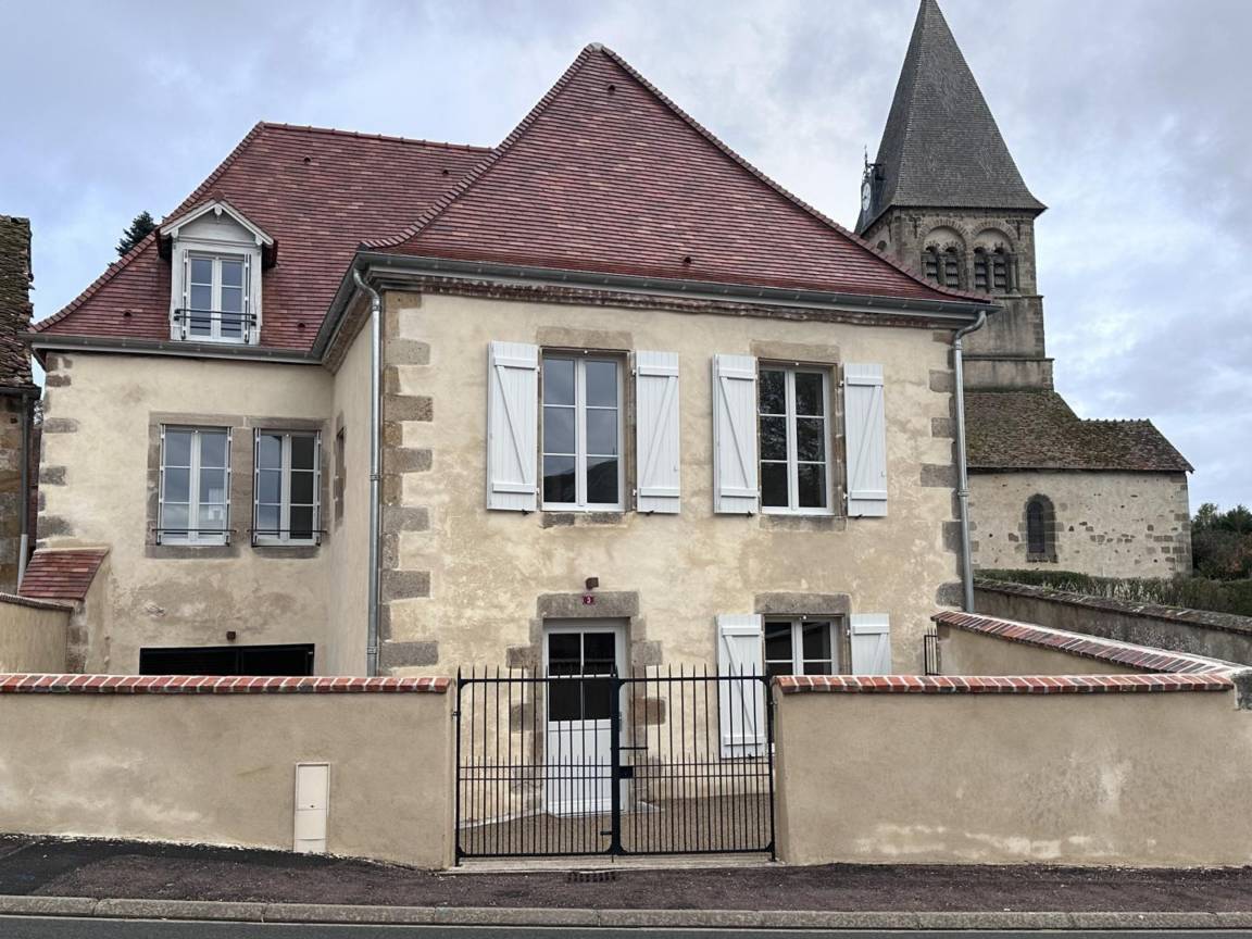 138 M² Cottage ∙ 4 Bedrooms ∙ 10 Guests - Auvergne