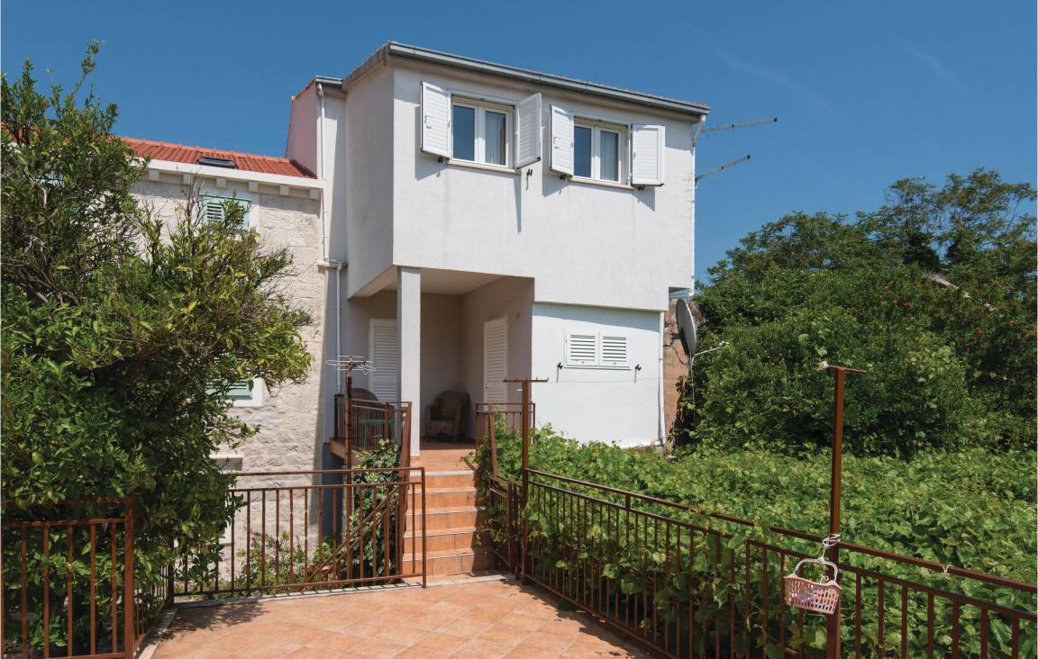 139 M² Apartament Dwupoziomowy ∙ 5 Sypialni ∙ 10 Gości - Trpanj