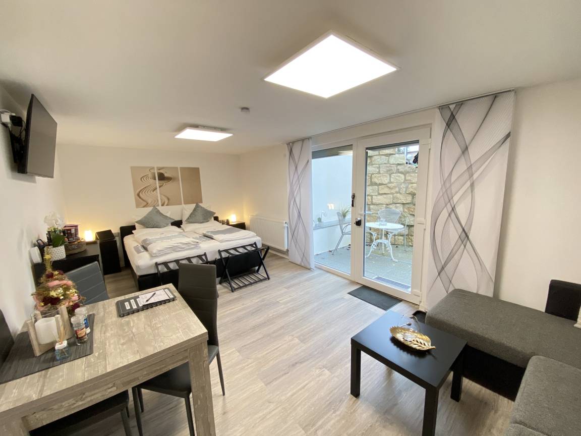 35 M² Ferienwohnung ∙ 1 Schlafzimmer ∙ 4 Gäste - Holzgerlingen