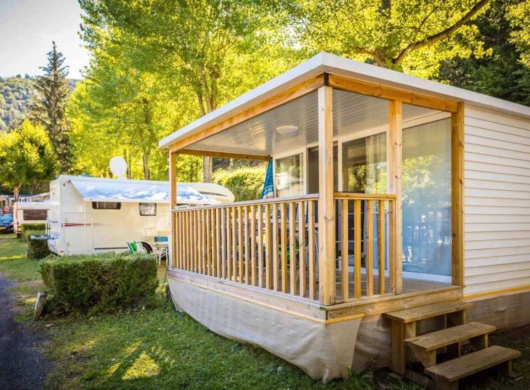 25 M² Camping ∙ 2 Chambres ∙ 6 Personnes - Florac