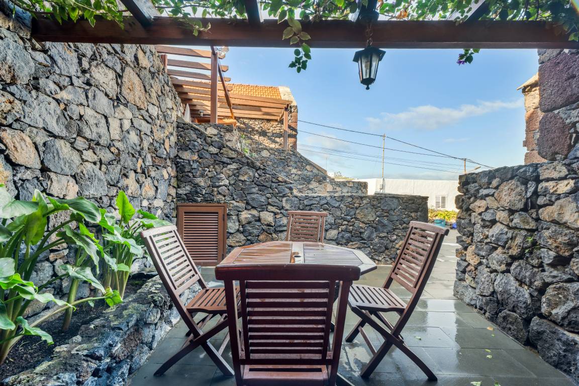 85 M² House ∙ 2 Bedrooms ∙ 5 Guests - El Hierro