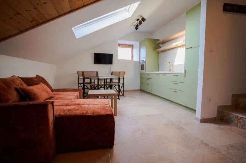 70 M² Ferienwohnung ∙ 2 Schlafzimmer ∙ 5 Gäste - Tisno