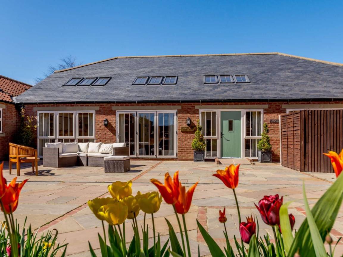 Cottage ∙ 5 Bedrooms ∙ 10 Guests - Lightwater Valley Family Adventure Park