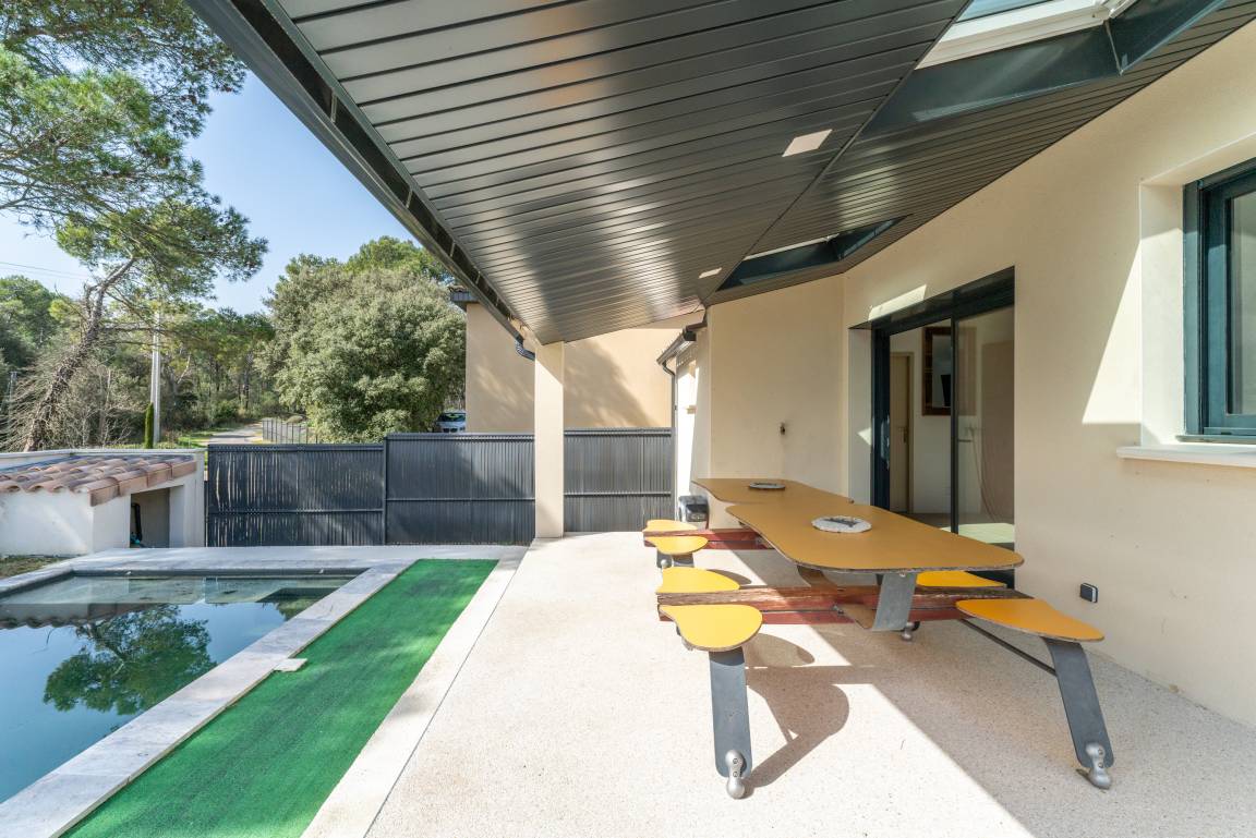 110 M² Villa ∙ 4 Makuuhuonetta ∙ 10 Vierasta - Bollène