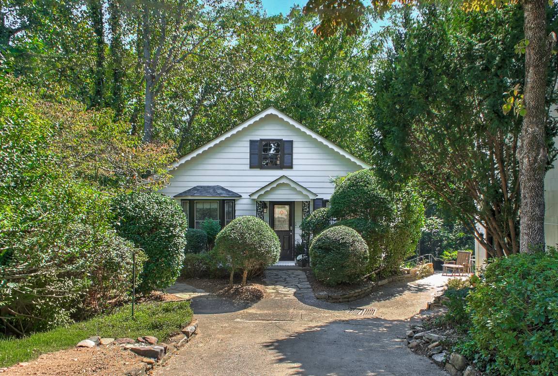 House ∙ 2 Bedrooms ∙ 4 Guests - Tryon, NC