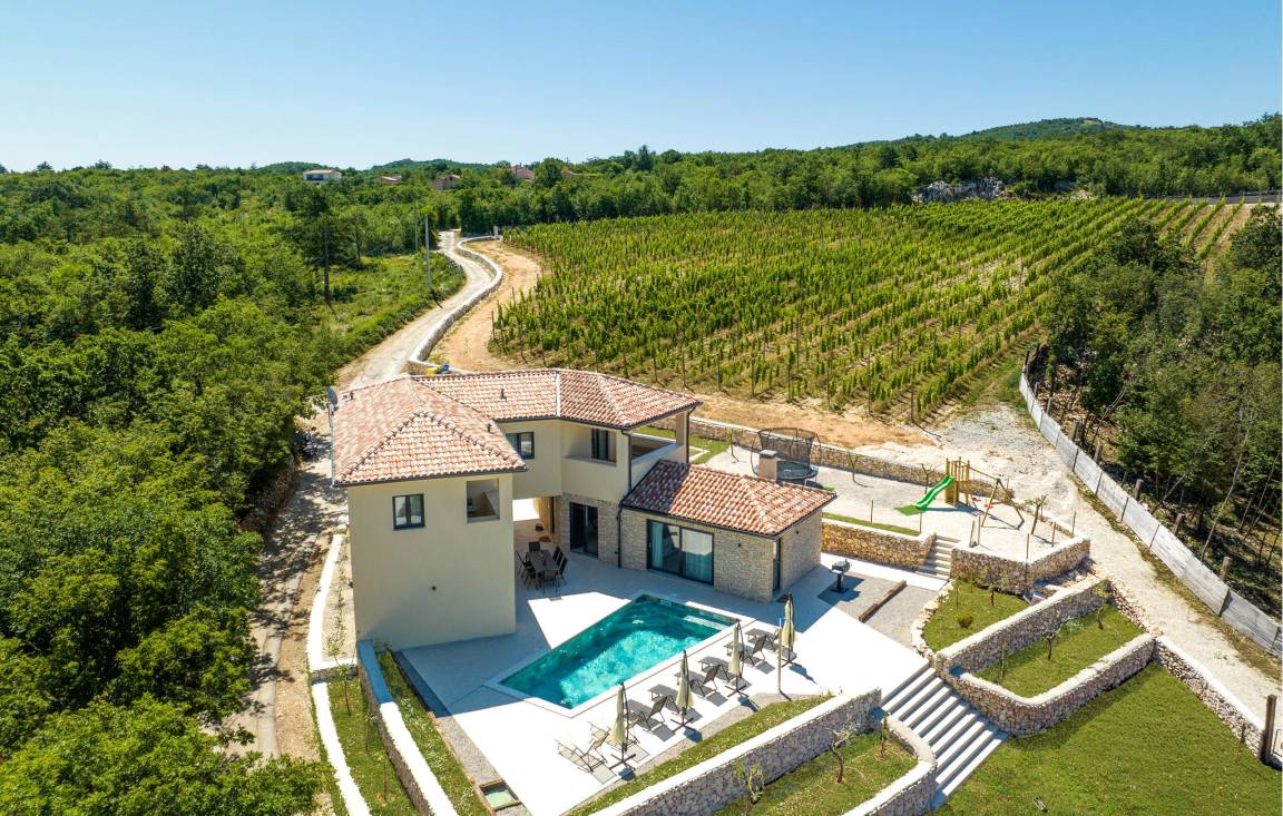 230 M² House ∙ 3 Bedrooms ∙ 6 Guests - Labin