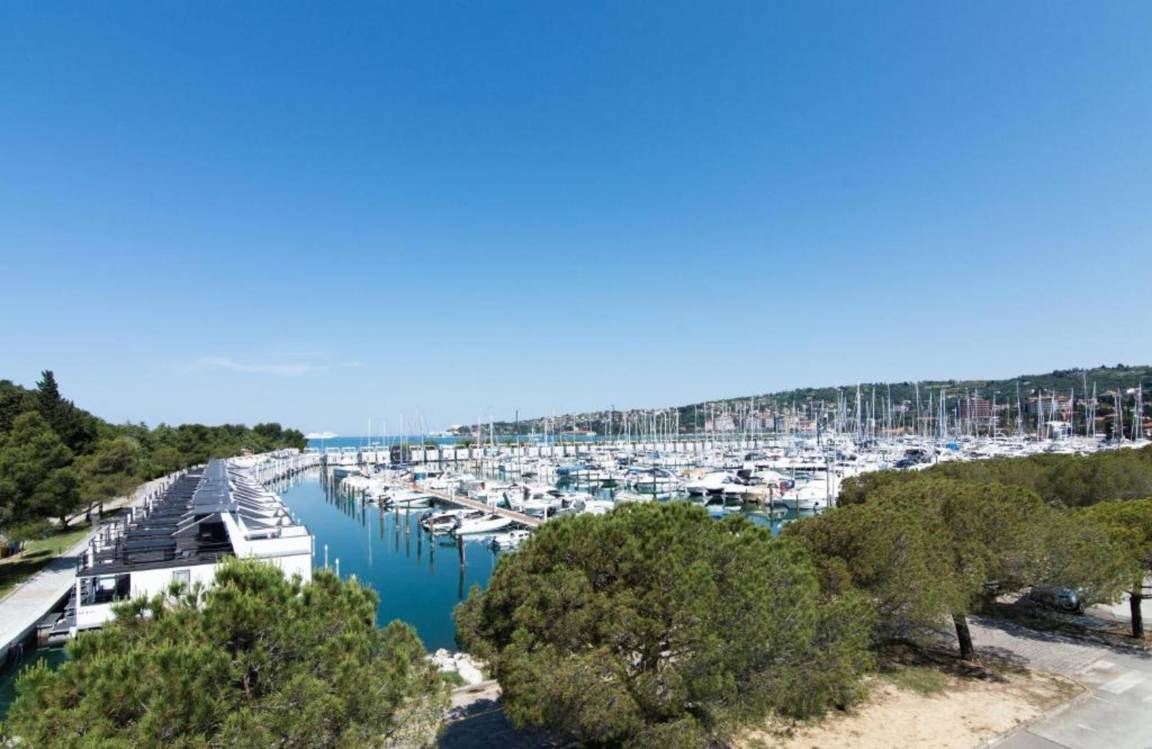 93 M² Apartment ∙ 2 Bedrooms ∙ 6 Guests - Portorož