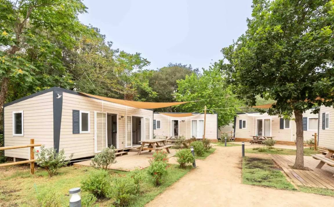 20 M² Asuntovaunu ∙ 2 Makuuhuonetta ∙ 4 Vierasta - Palamós